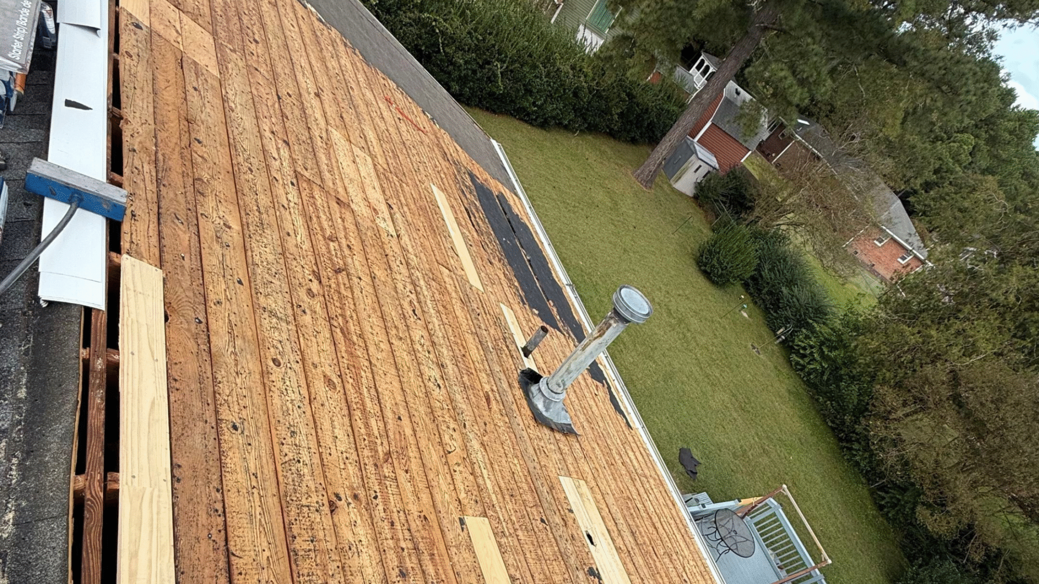 Where Two Roofs Meet: Roof Design & Construction Guide